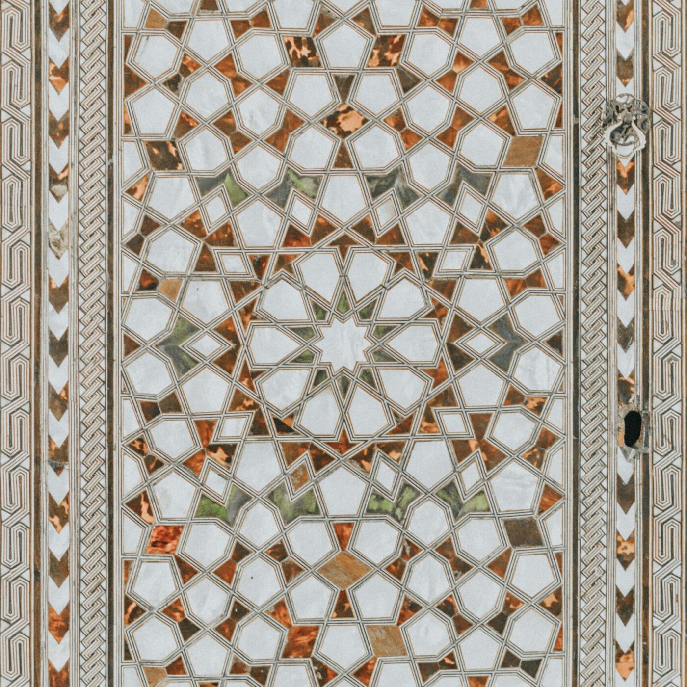 Incorporating Arabesque Designs for Modern Interiors - Material Insider